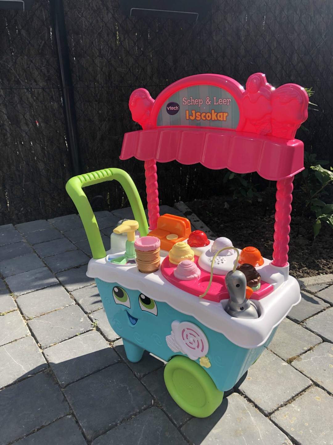 Uitgetest: de Schep & Leer ijscokar van Vtech | mamabaas.be